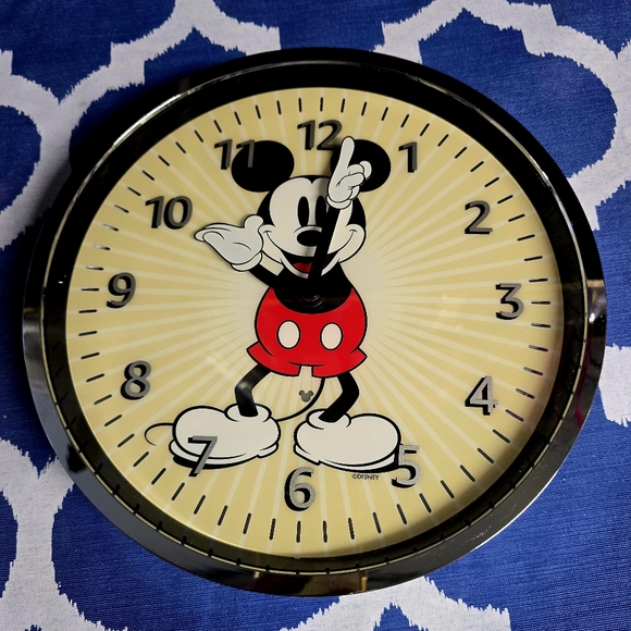Disney | Wall Decor | Amazon Echo Alexa Smart Clock Limited Disney ...